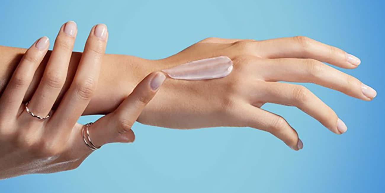 Proteger tus manos del sol con cremas hidratantescon FPS